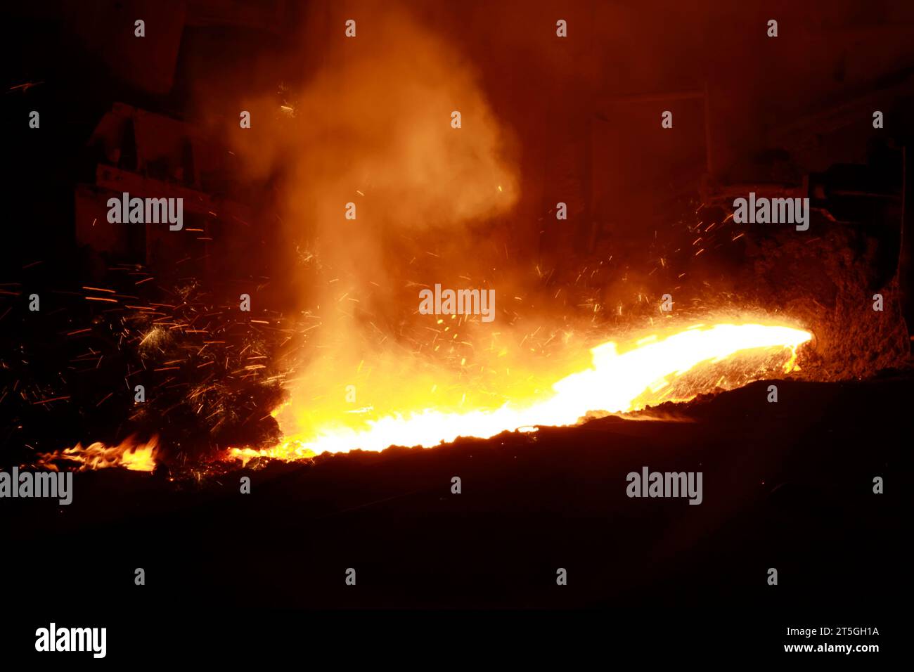 hot molten steel splash in a factory Stock Photo - Alamy