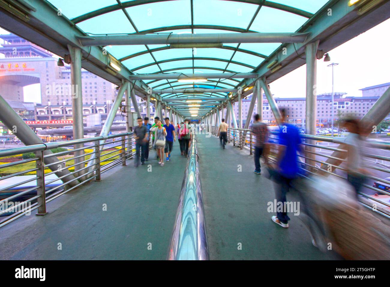 Flyover railing hi-res stock photography and images - Alamy
