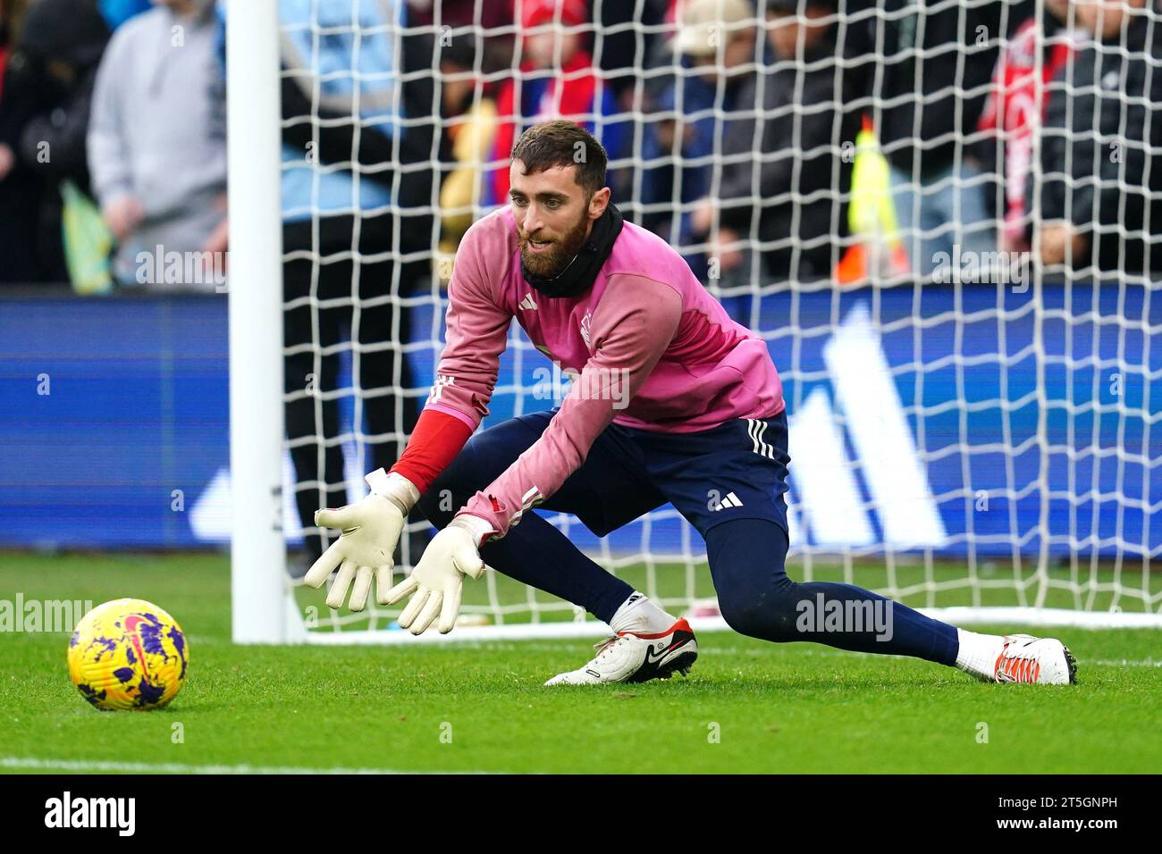 Nottingham Forest goalkeepers Matt Turner warming up prior to kick-off ...