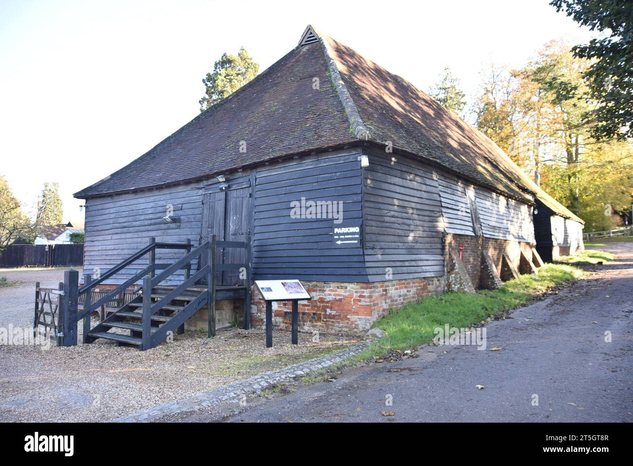 Wanborough barn hi-res stock photography and images - Alamy
