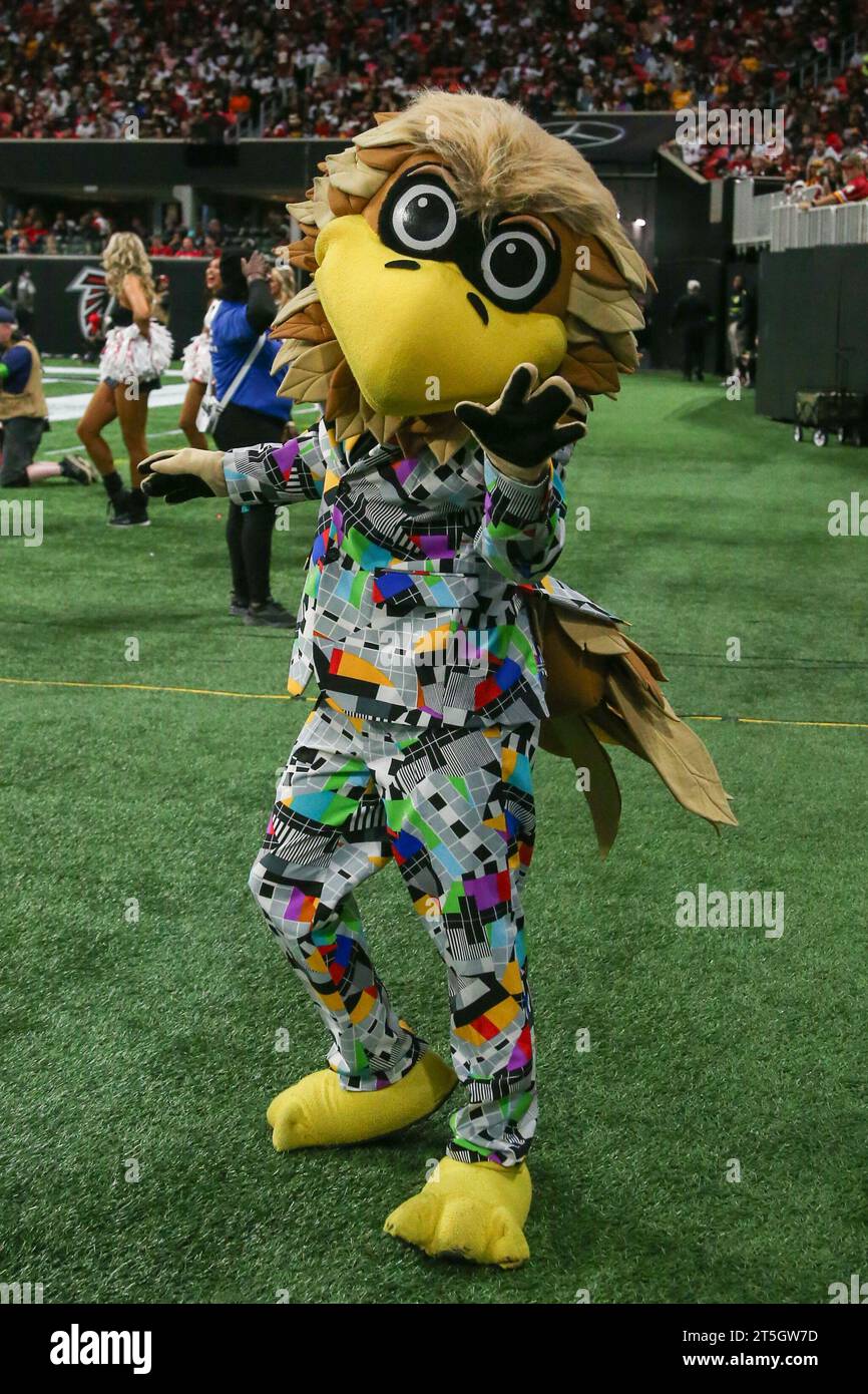 Atlanta, Georgia, USA. 15th Oct, 2023. Atlanta Falcons mascot Freddie ...