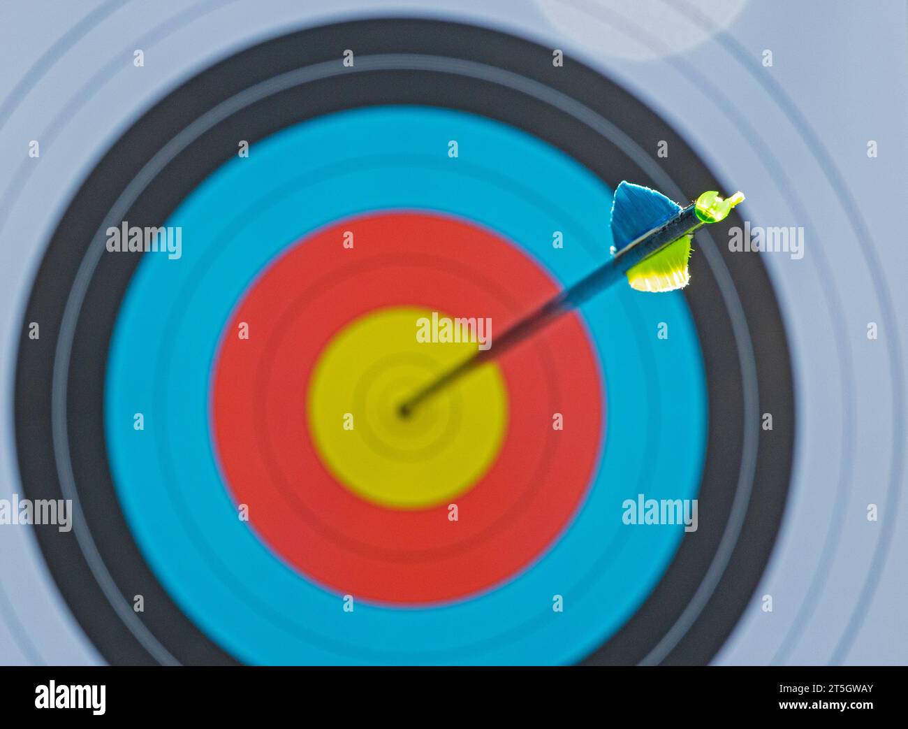 Synergy arrow hi-res stock photography and images - Alamy