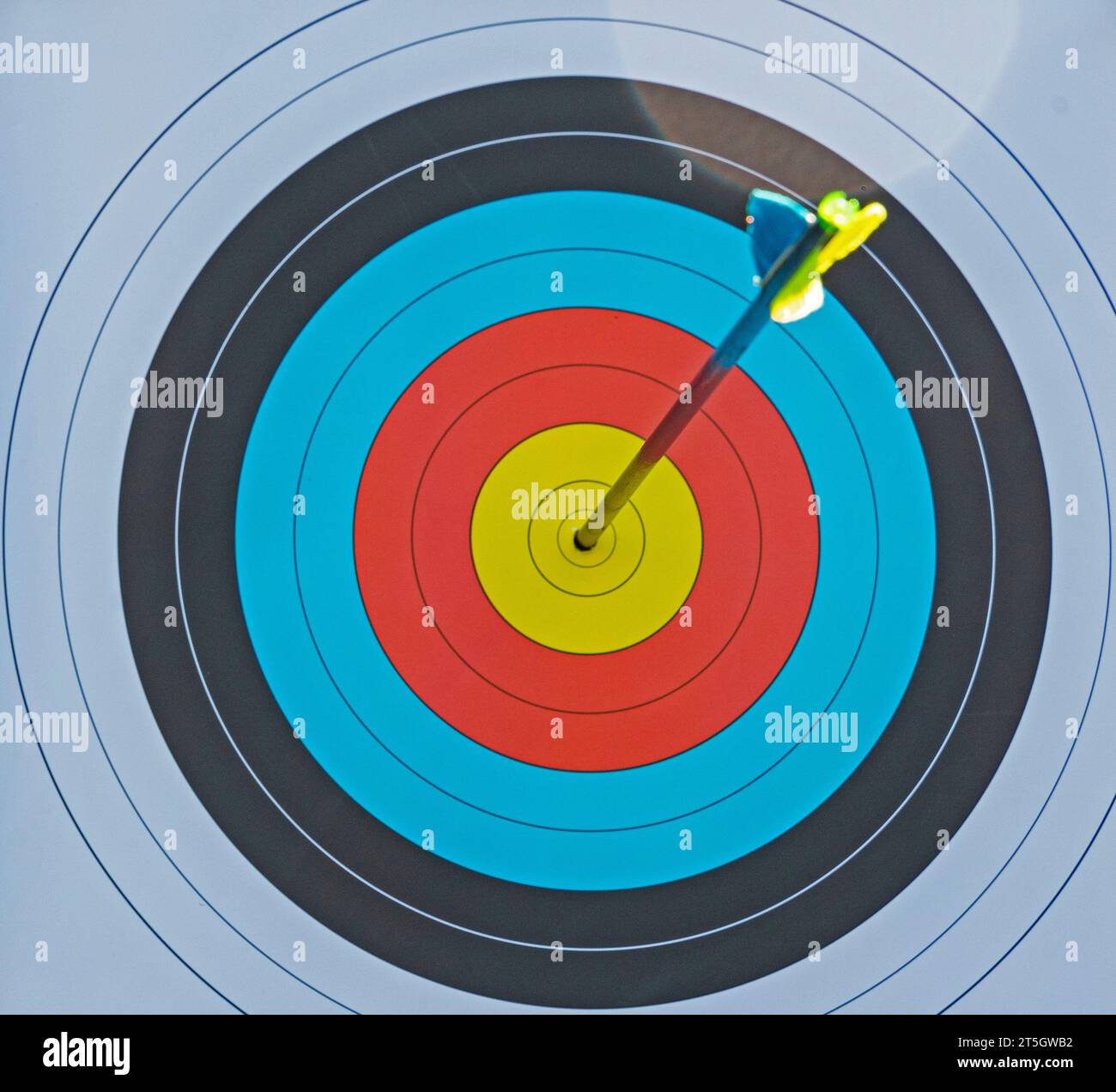 Synergy arrow hi-res stock photography and images - Alamy