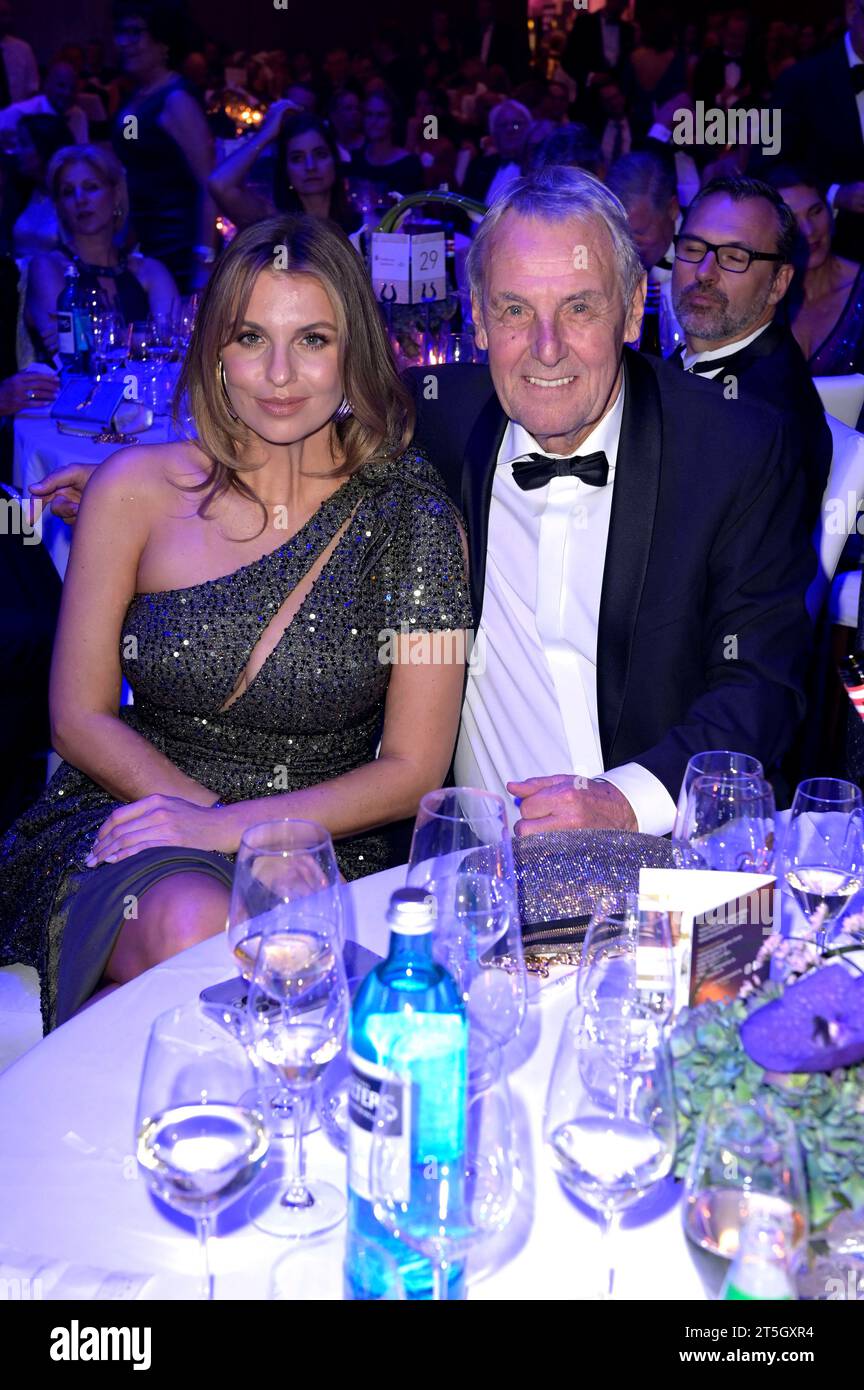 Laura Wontorra und Jörg Wontorra beim 41. Deutschen SportpresseBall ...