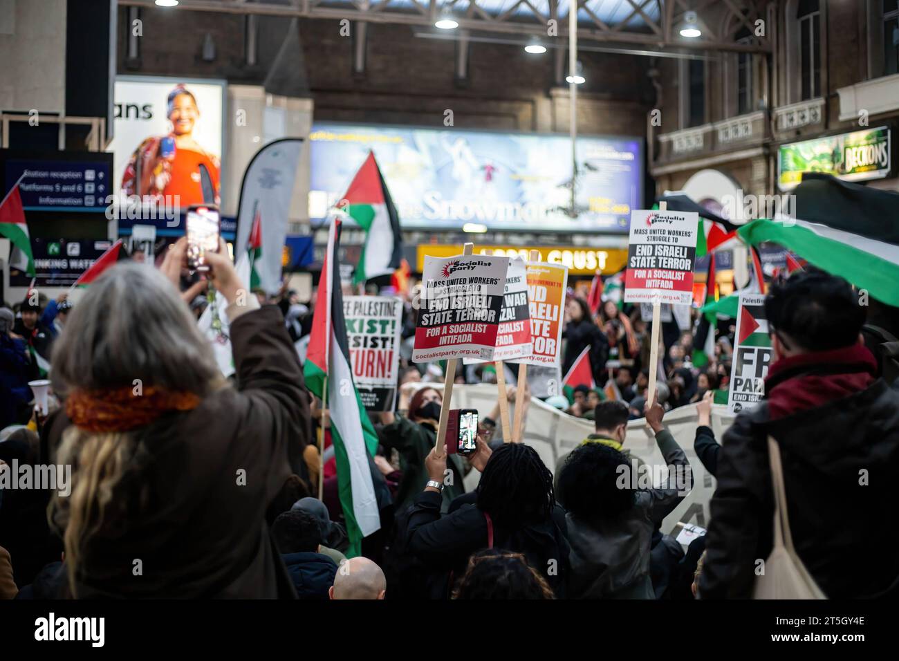 London, UK. 4th Nov, 2023. Protesters gather at Charing Cross train ...