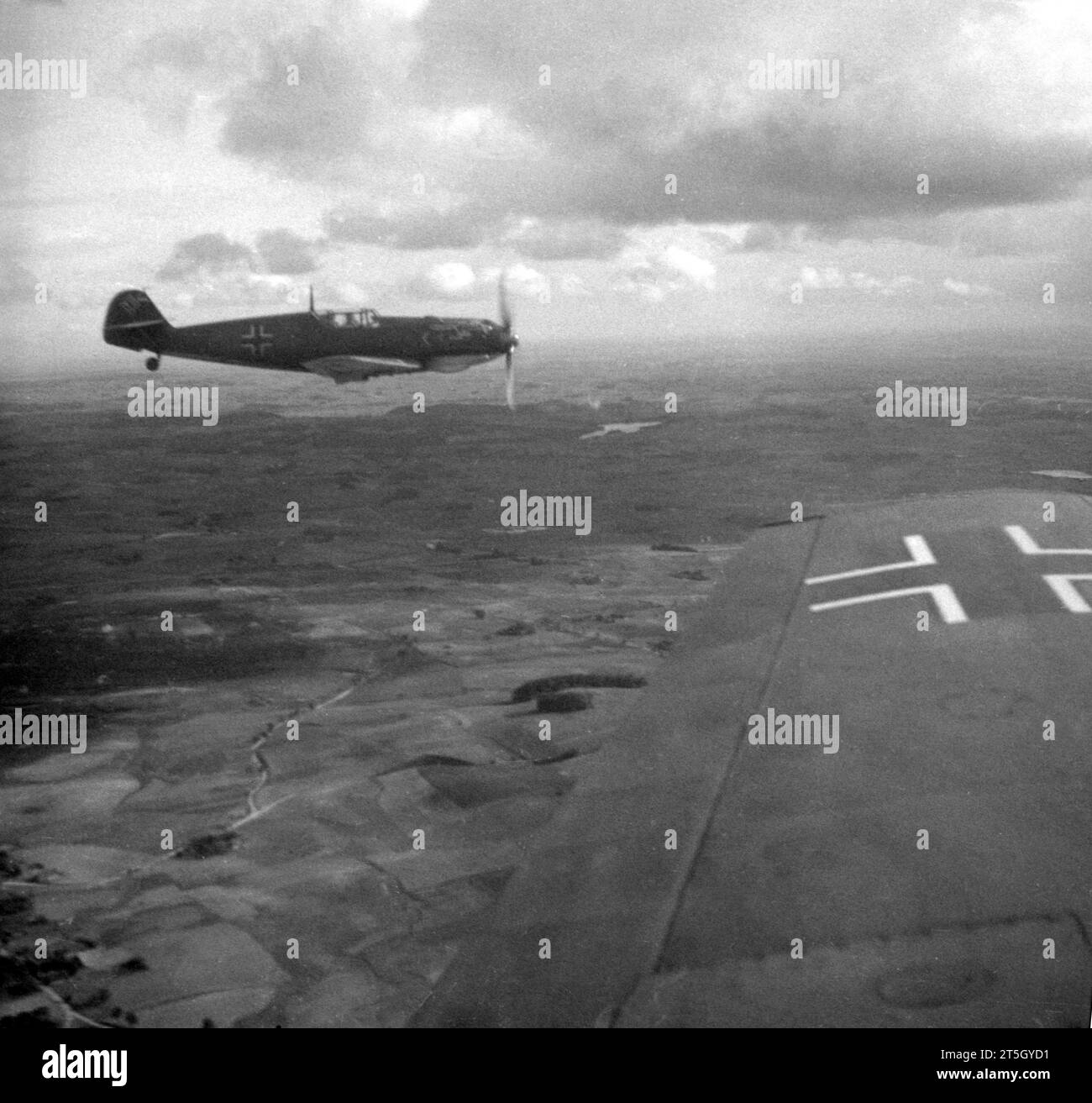 Messerschmitt Bf 109 E-3 Deutsche Luftwaffe - Messerschmitt Bf 109 E 3 German Air Force Stock ...