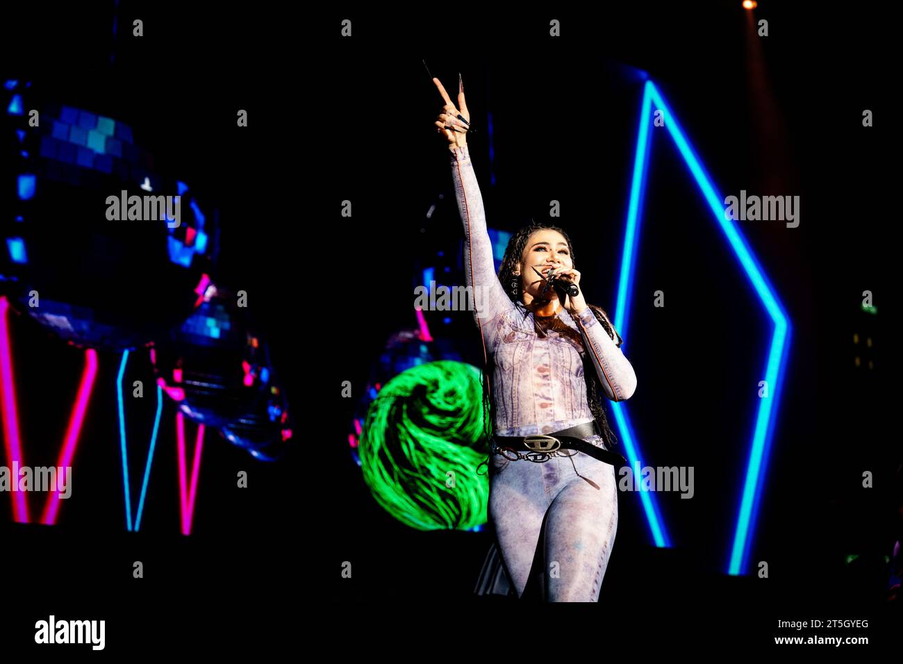 Hong Kong. 05th Nov, 2023. Thai artist Silvy Pavida Moriggi performs ...