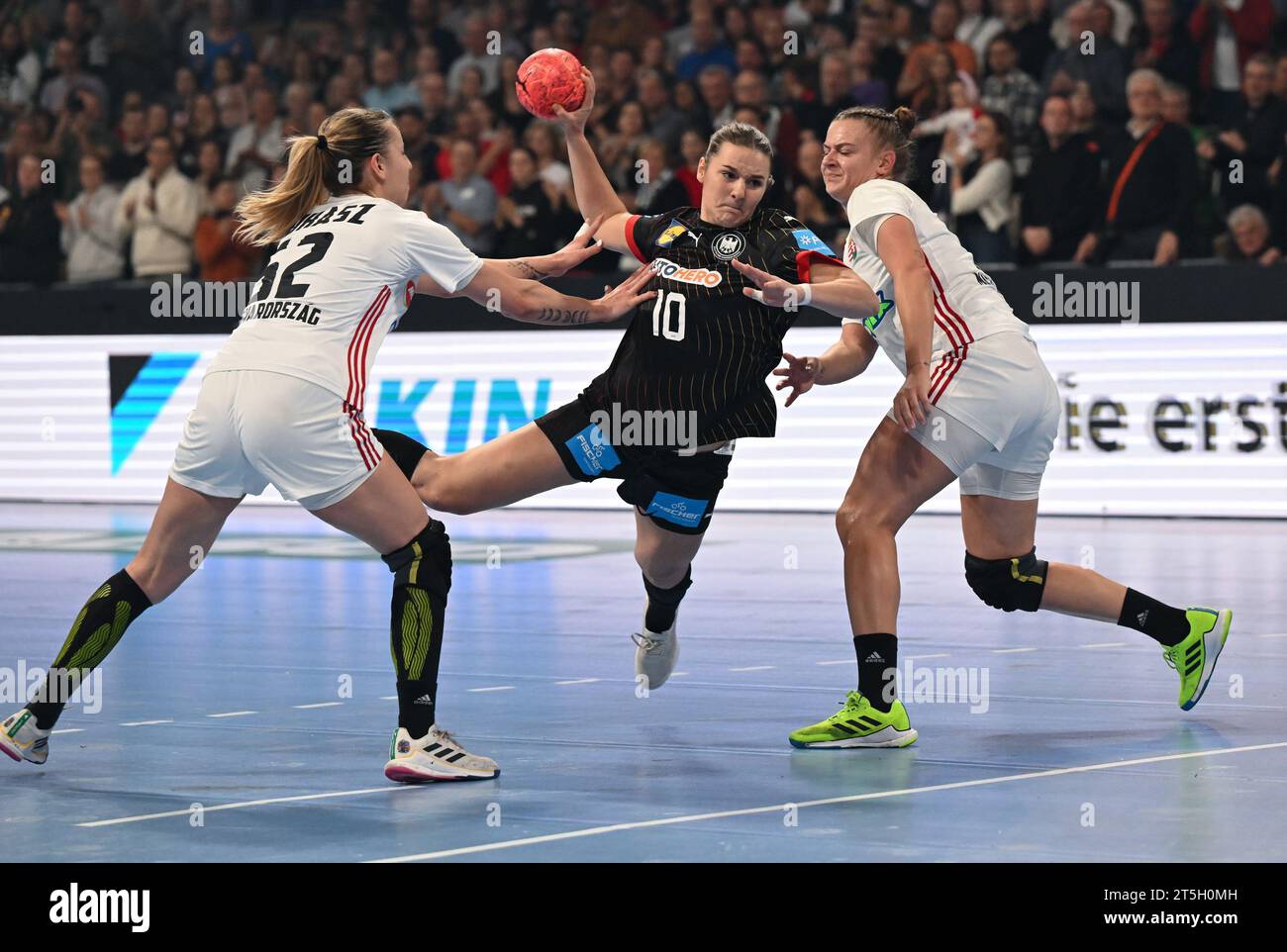 Munich, Germany. 05th Nov, 2023. Handball: International match, Germany ...