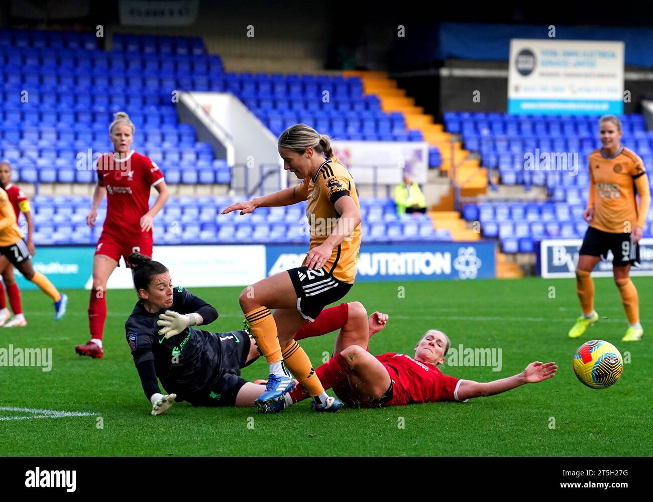 Liverpool's Gemma Bonner clashes into goalkeeper Rachael Laws after ...
