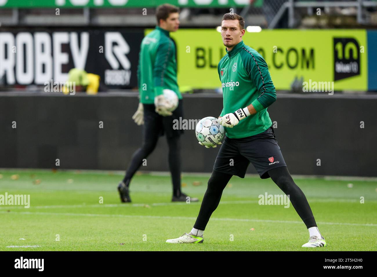 Rotterdam, Netherlands. 05th Nov, 2023. ROTTERDAM, NETHERLANDS - NOVEMBER 5: Warming up of ...