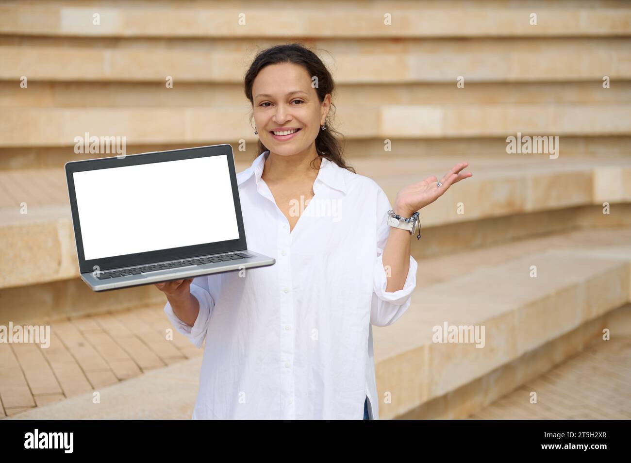 Confident female sales manager, trader, freelance entrepreneur broadly ...