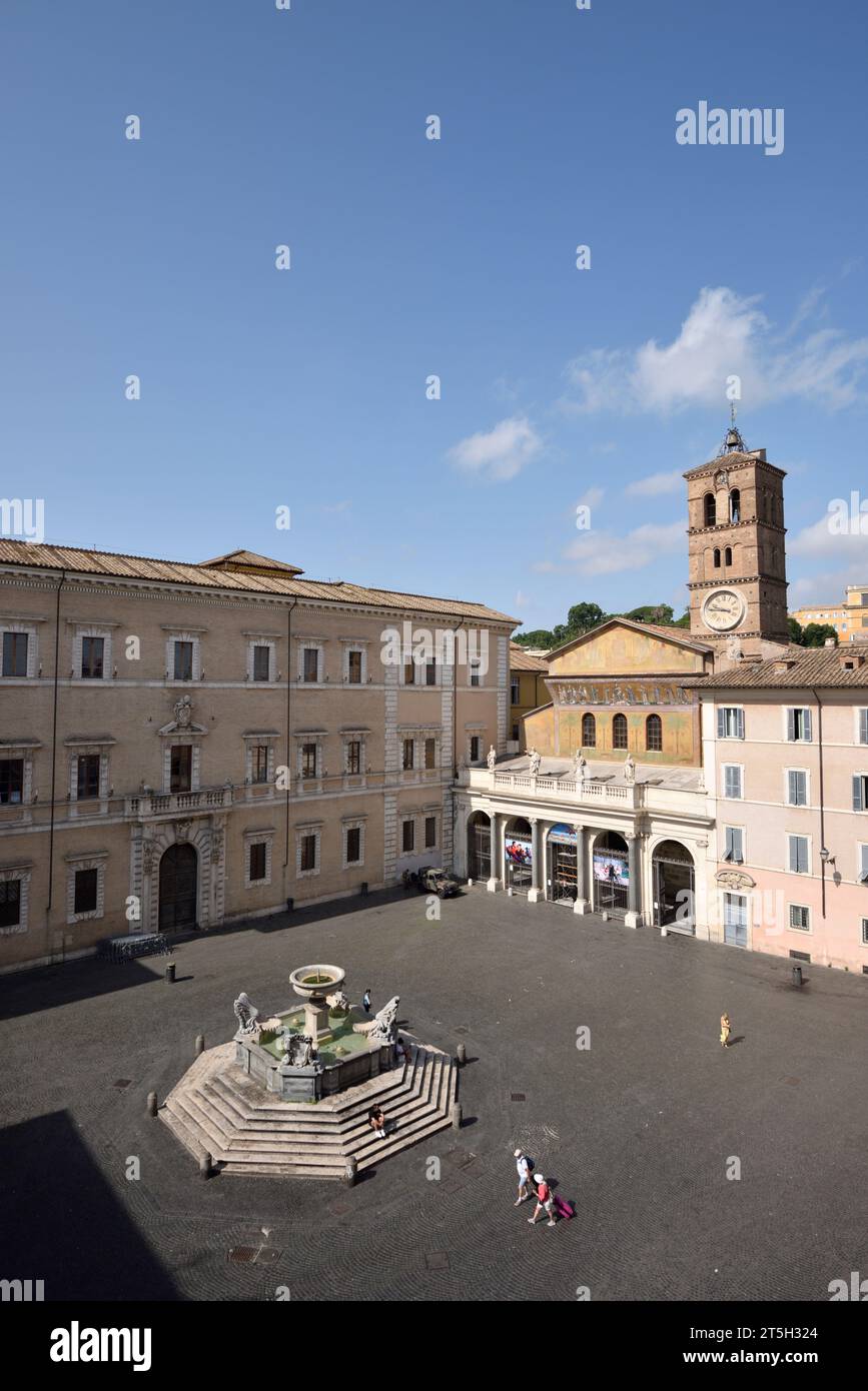 Piazza di Santa Maria in Trastevere, Rome, Italy Stock Photo - Alamy