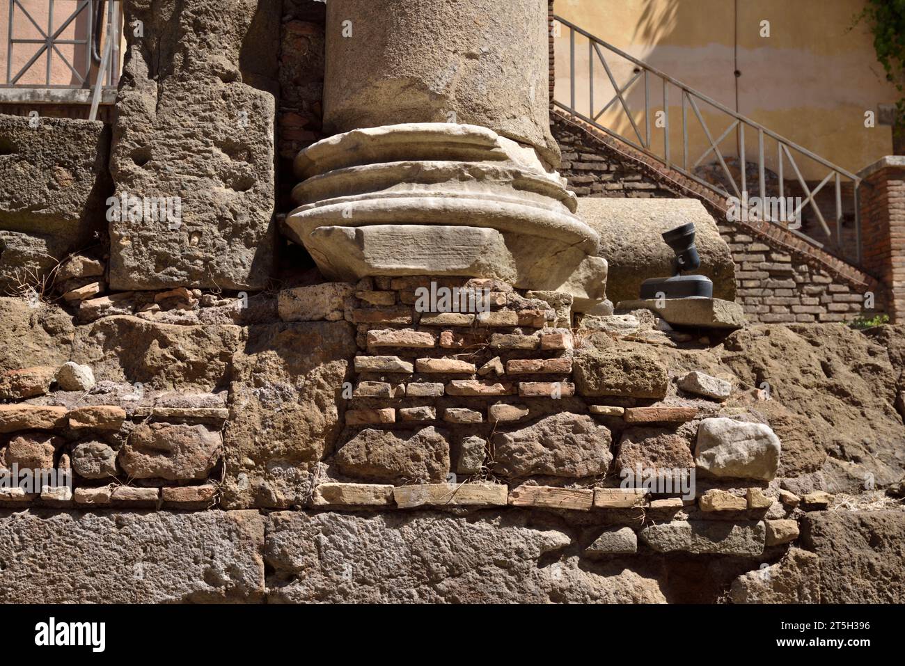 Italy, Rome, Jewish Ghetto, Portico d'Ottavia, Porticus Octaviae Stock ...