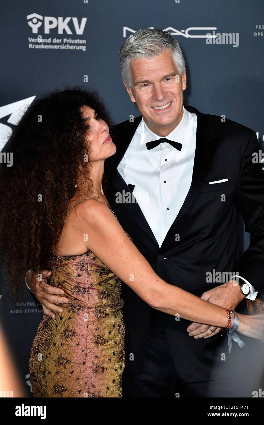 Janine White und Andreas Rüter bei der 27. Festlichen Operngala 2023 ...