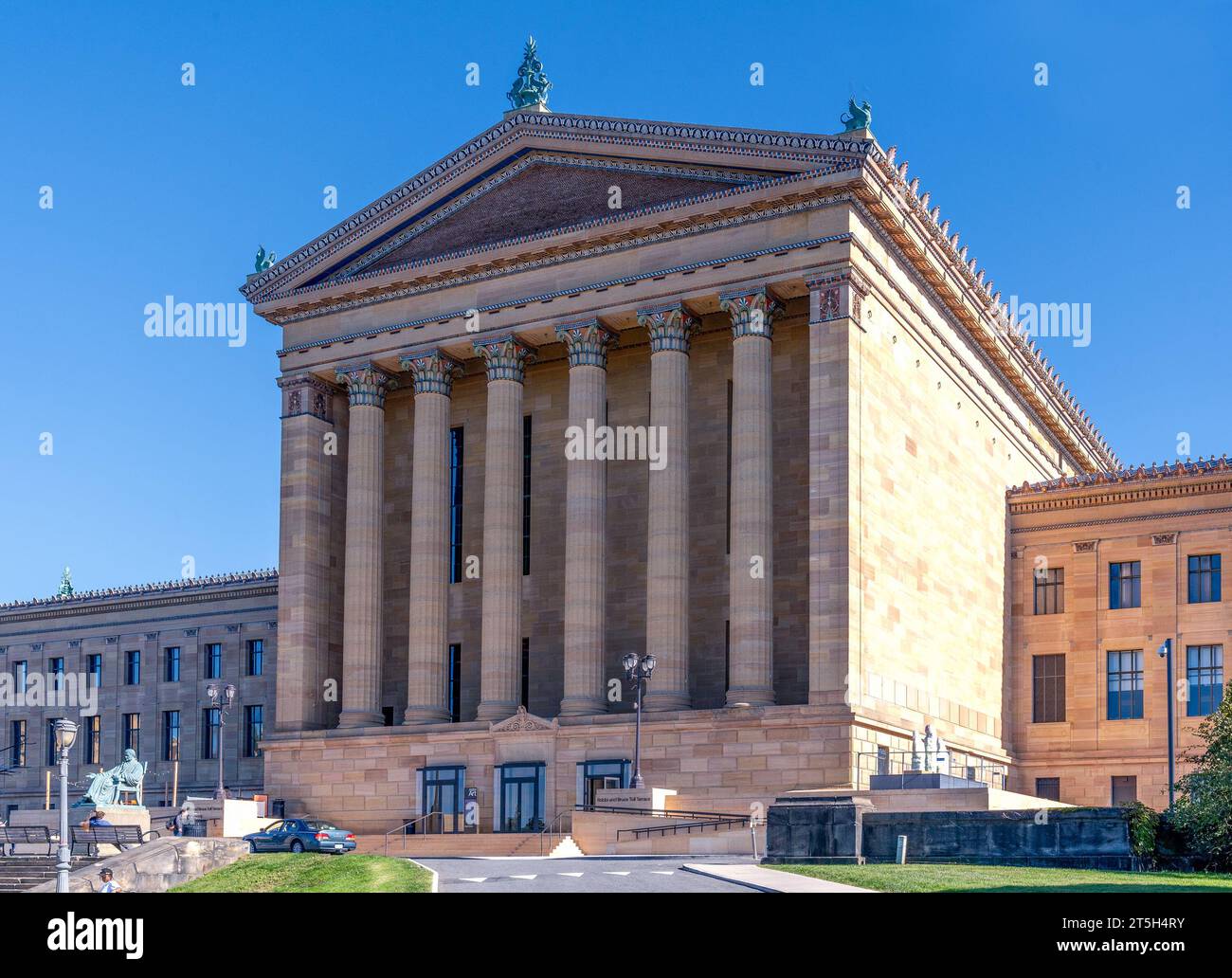 Philadelphia greek revival facade architecture hi-res stock photography ...