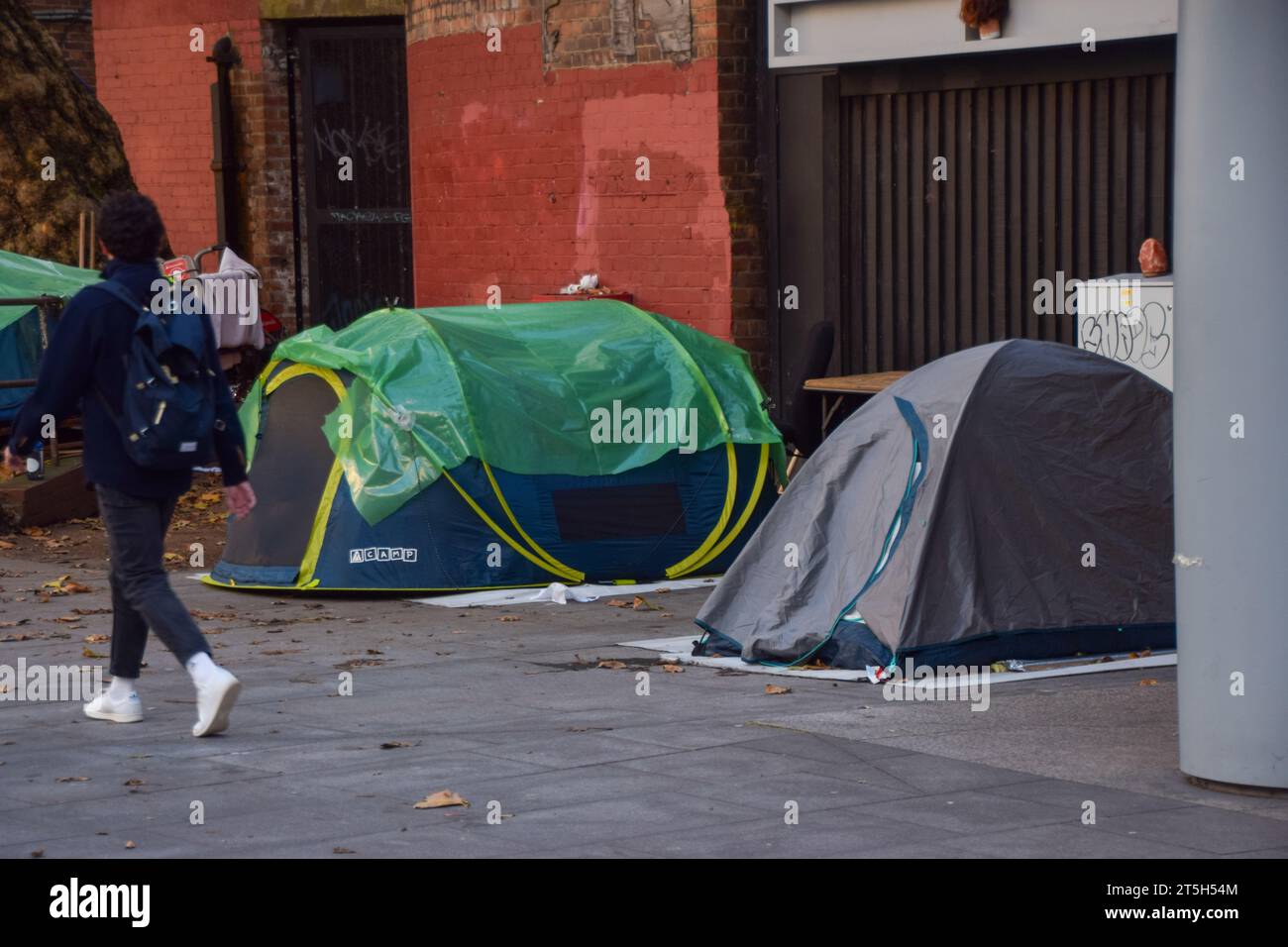 London, England, UK. 5th Nov, 2023. Homeless people's tents on ...