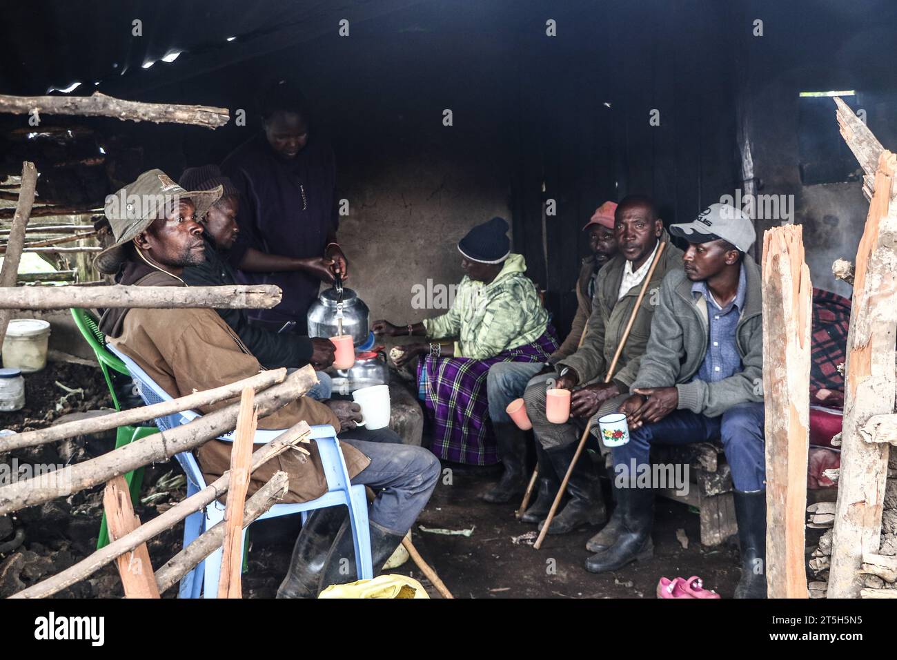 Homeless peoples house hi-res stock photography and images - Alamy