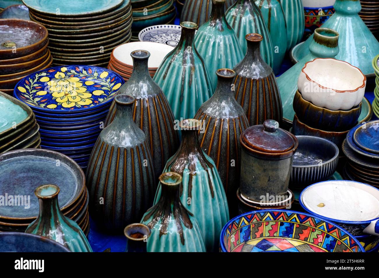 Handmade crockery and serve wares on the sale in the Pune, India ...