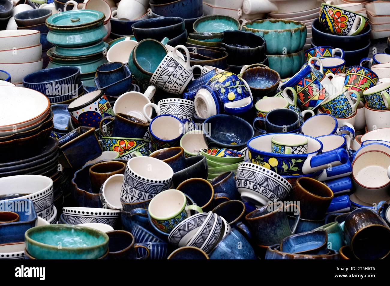 Handmade crockery and serve wares on the sale in the Pune, India ...