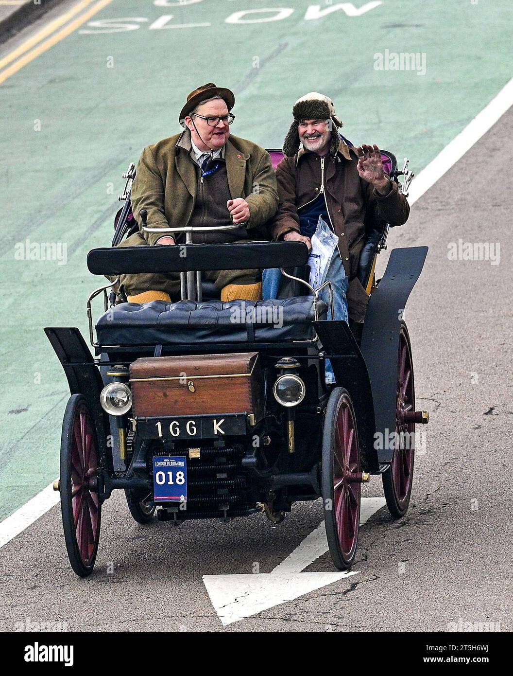 Brighton UK 5th November 2023 - Participants in an 1898 Rochet ...