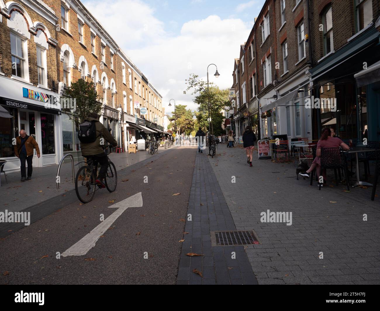 London ltn cycling hi-res stock photography and images - Alamy