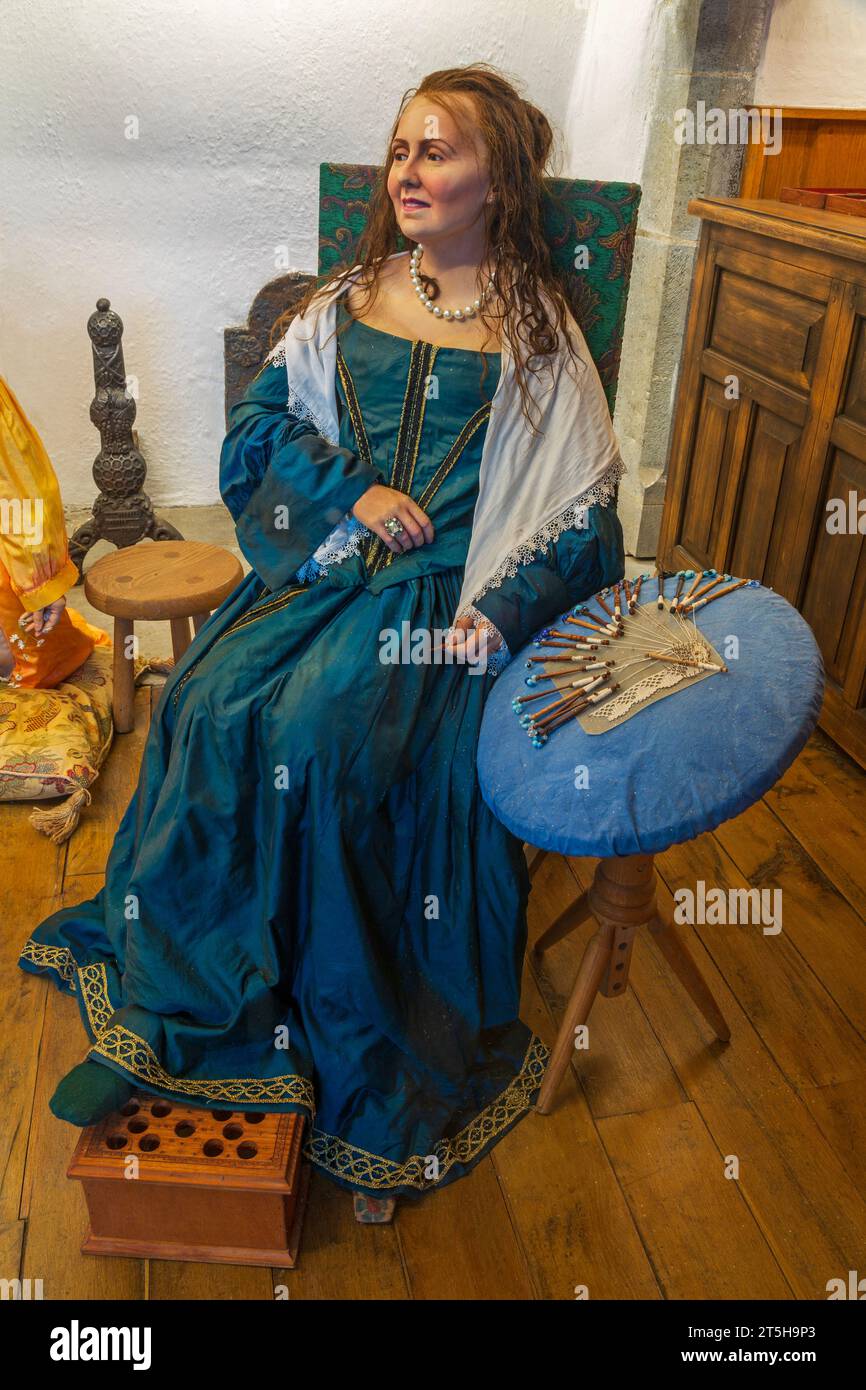 Manorhamilton castle ireland hi-res stock photography and images - Alamy
