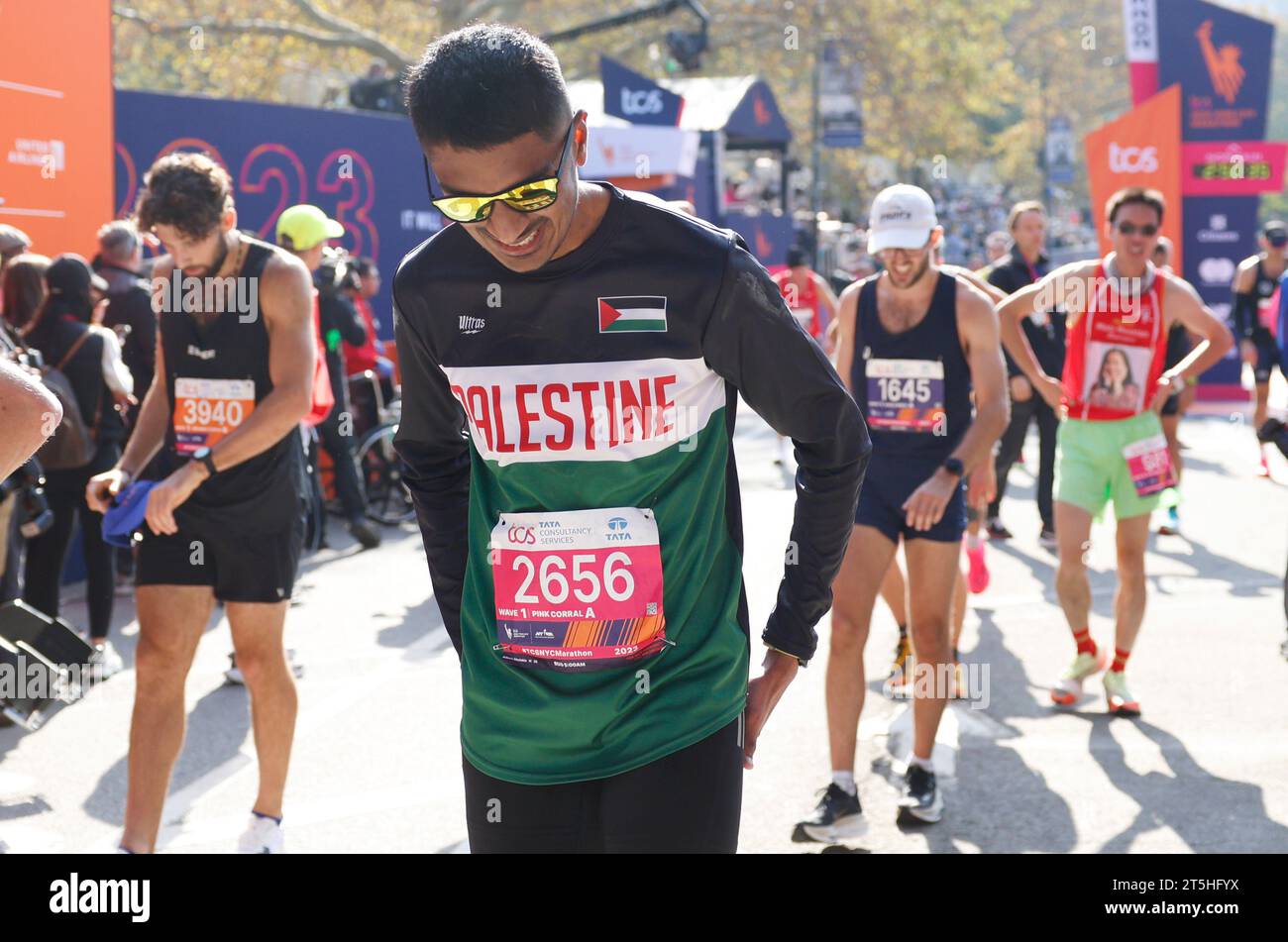 Marathon runners competing through new hi-res stock photography and ...