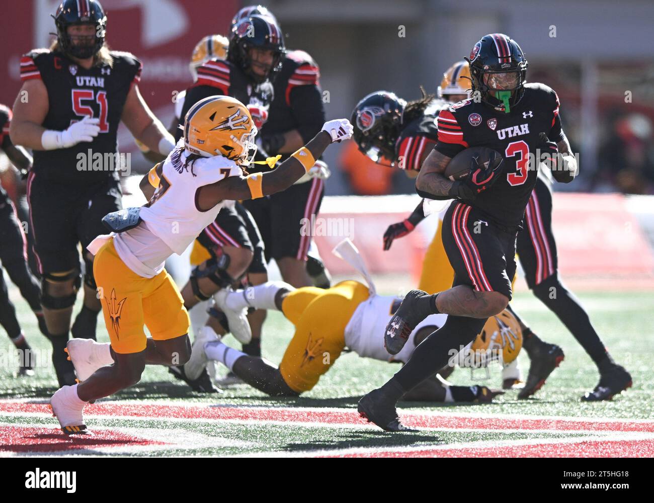 SALT LAKE CITY, UT - NOVEMBER 04: Utah Utes running back Ja'Quinden ...
