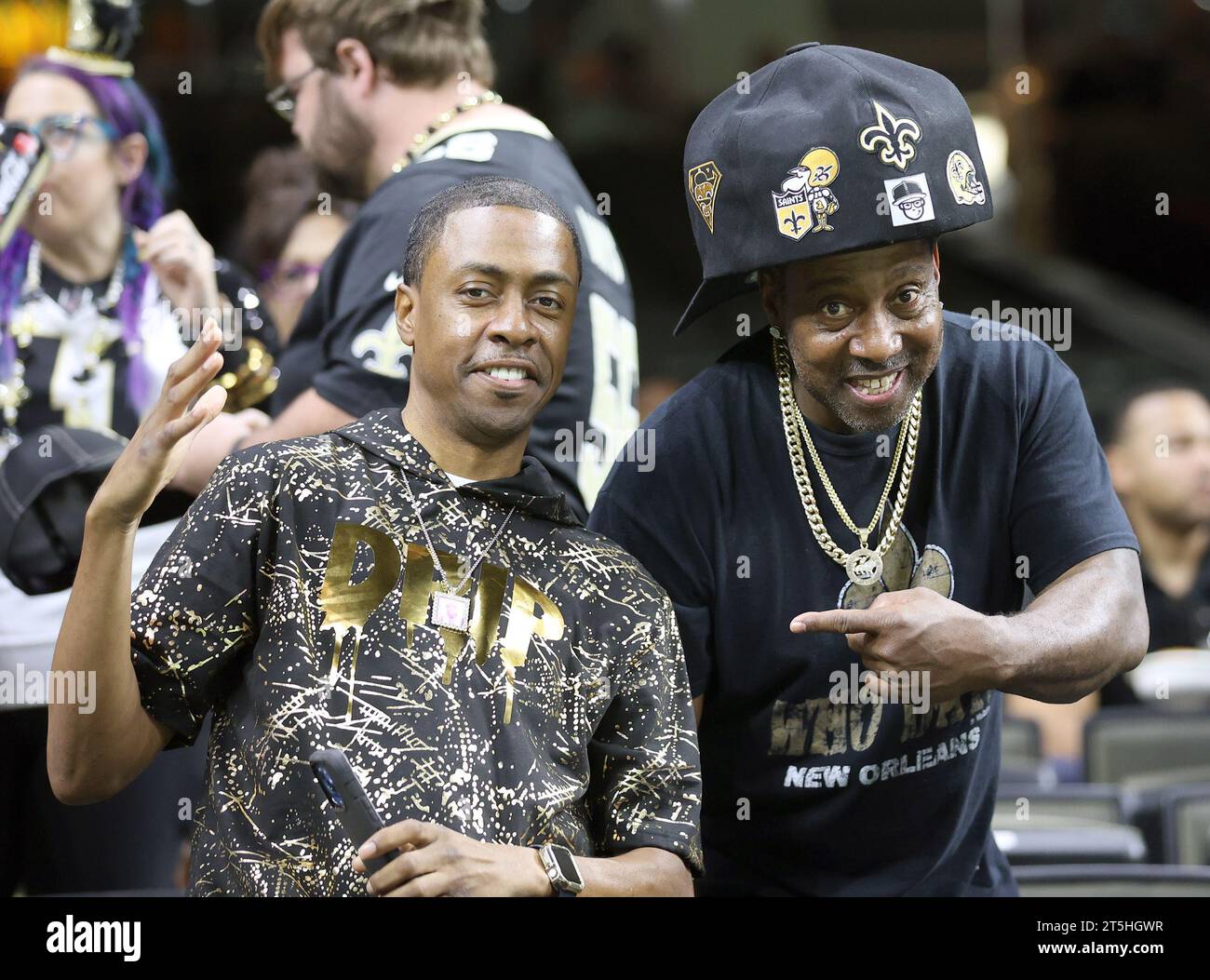 New Orleans, USA. 05th Nov, 2023. A pair of New Orleans Saints fans ...