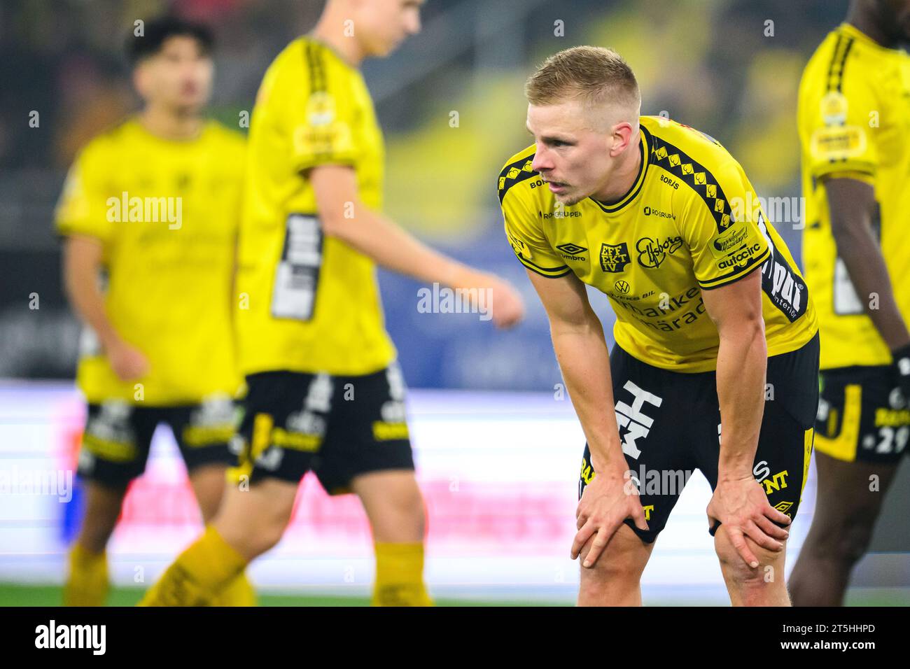 231105 Elfsborgs Per Frick deppar under fotbollsmatchen i Allsvenskan ...