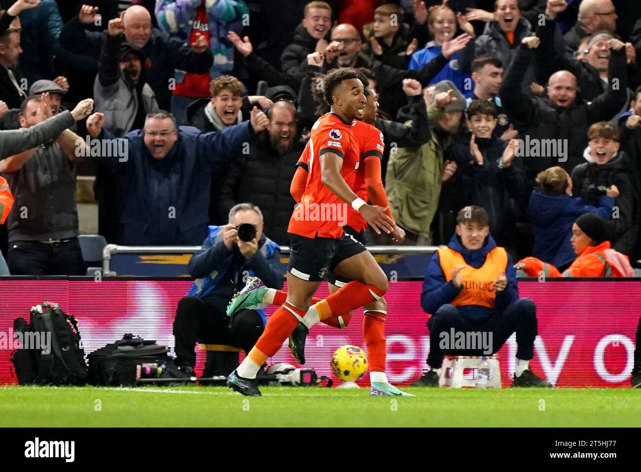 Tahith chong luton town hi-res stock photography and images - Alamy