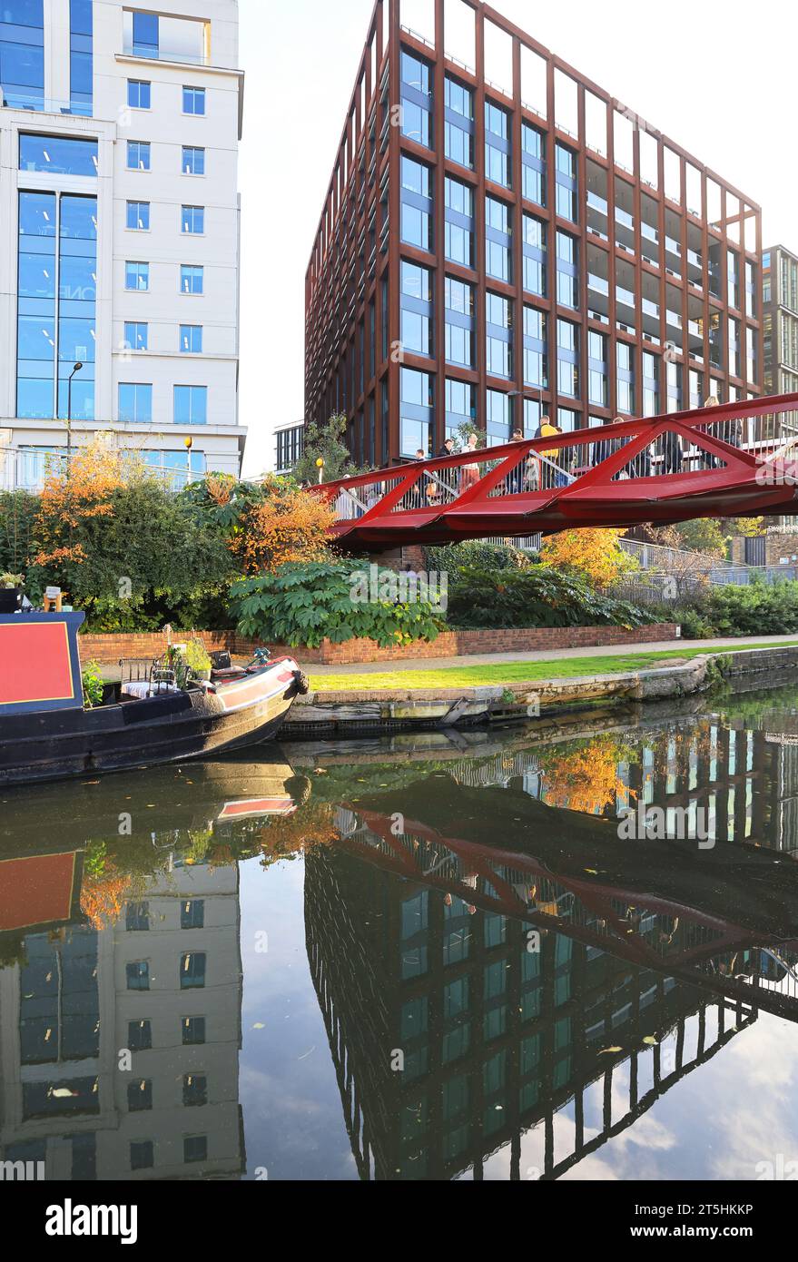 Esperance Bridge over Regents Canal in autumn light, at Kings Cross ...