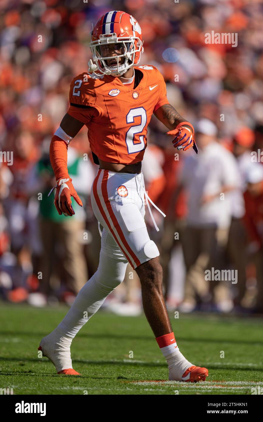 Clemson cornerback Nate Wiggins (2) plays against Notre Dame during an ...