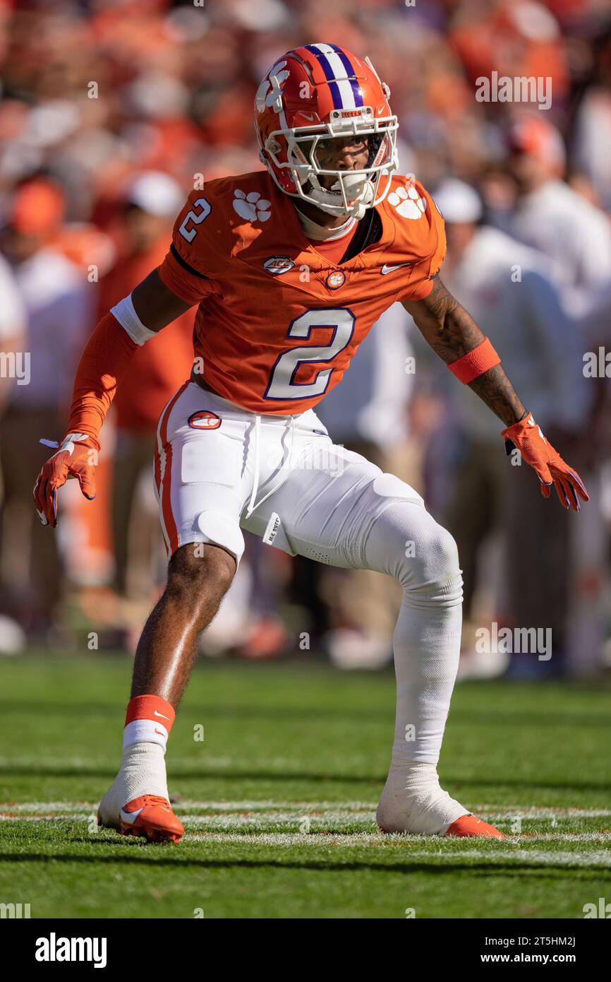 Clemson cornerback Nate Wiggins (2) plays against Notre Dame during an ...