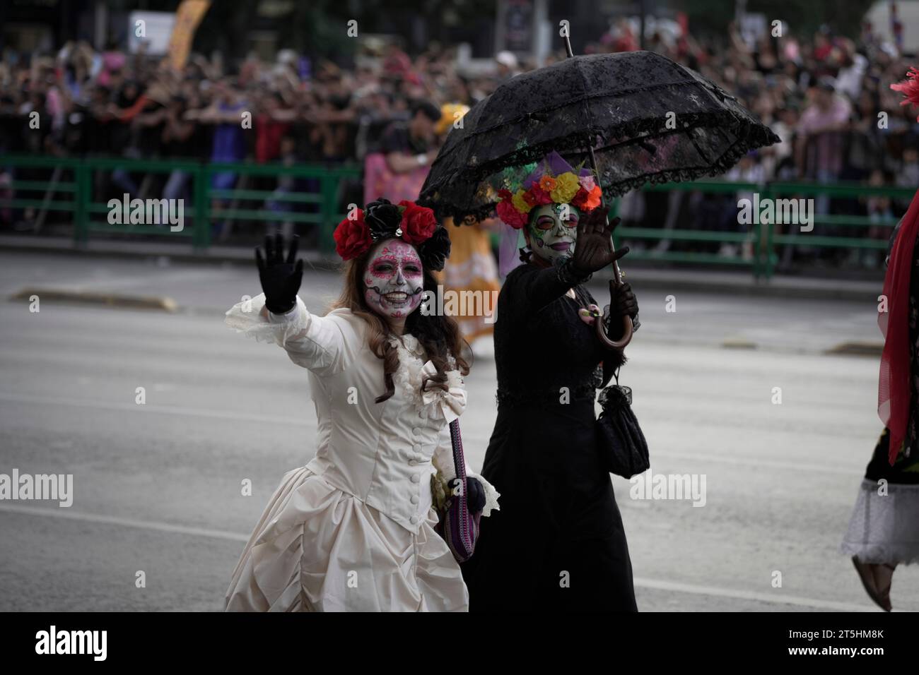 Catrina parade in mexico city 2023 hi-res stock photography and images ...