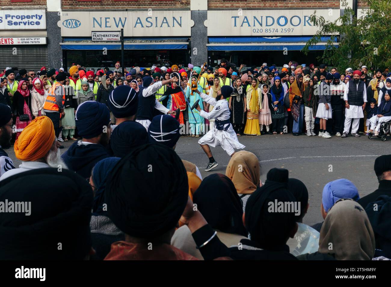 Southall england sikh turban hi-res stock photography and images - Alamy