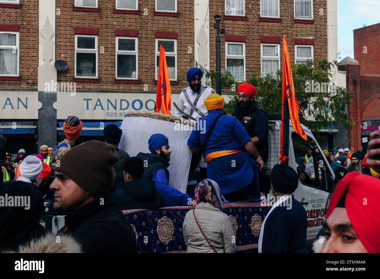 Southall england sikh turban hi-res stock photography and images - Alamy