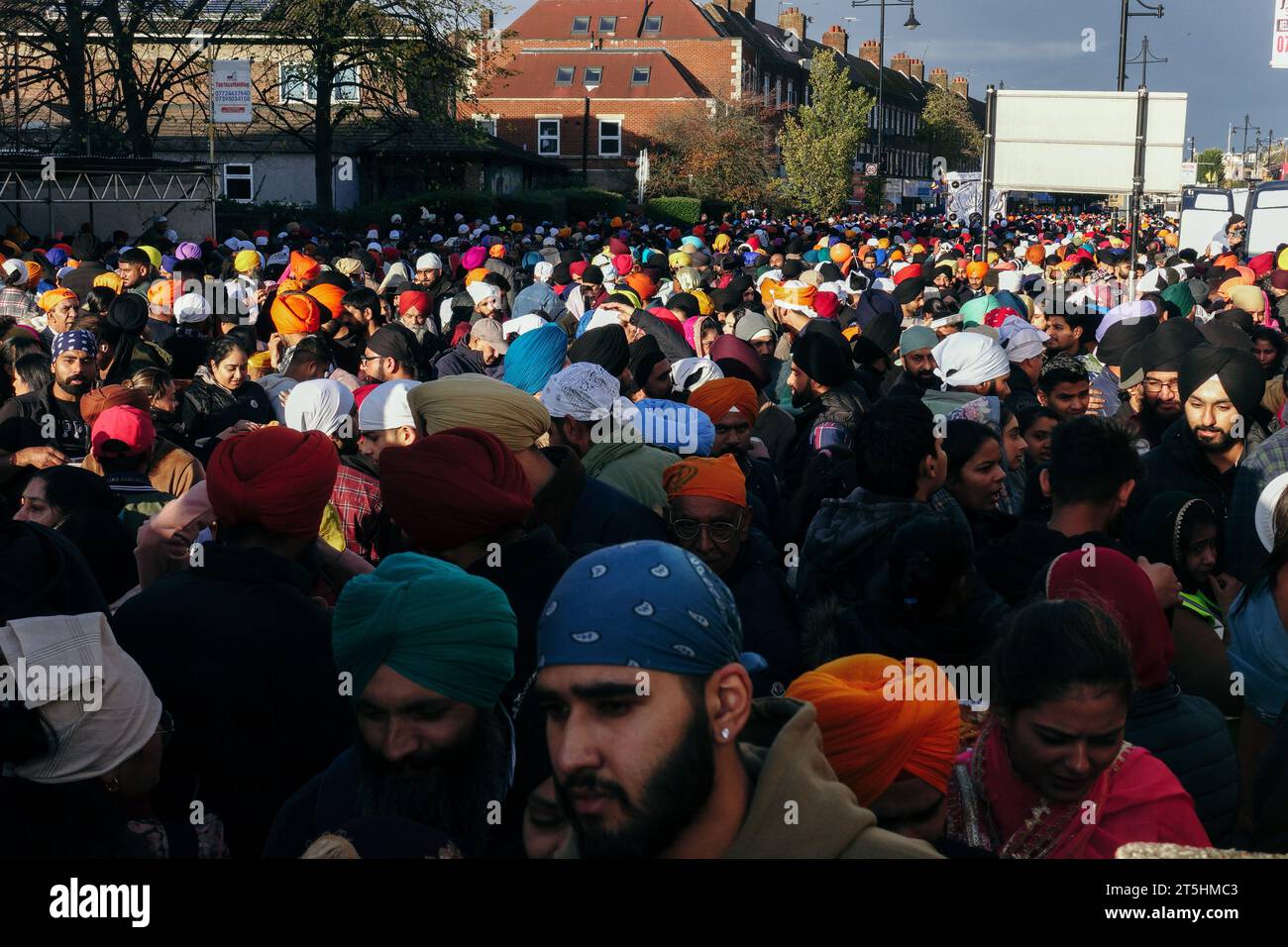 Southall england sikh turban hi-res stock photography and images - Alamy