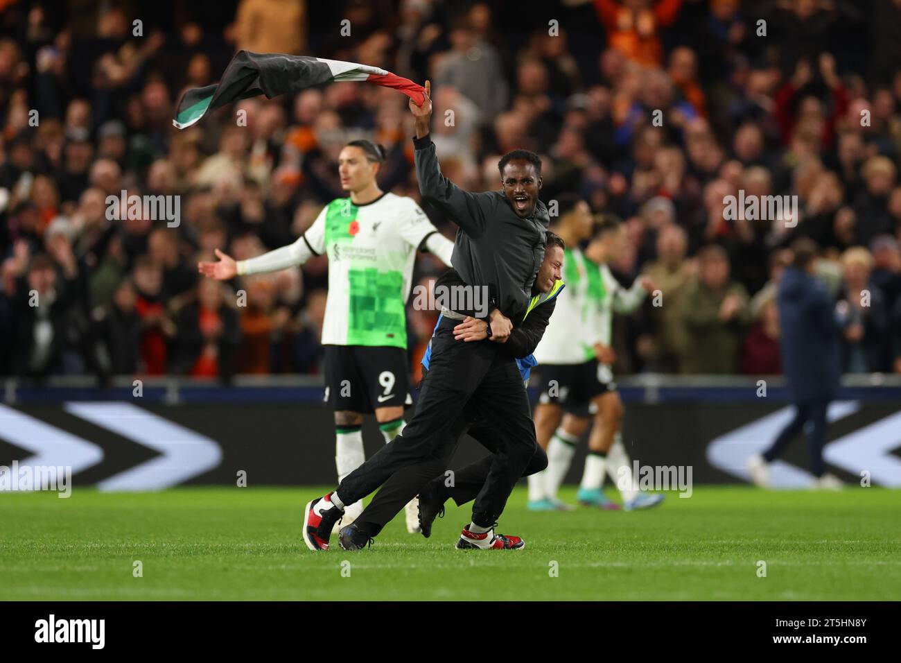 Kenilworth Road, Luton, Bedfordshire, UK. 5th Nov, 2023. Premier League ...