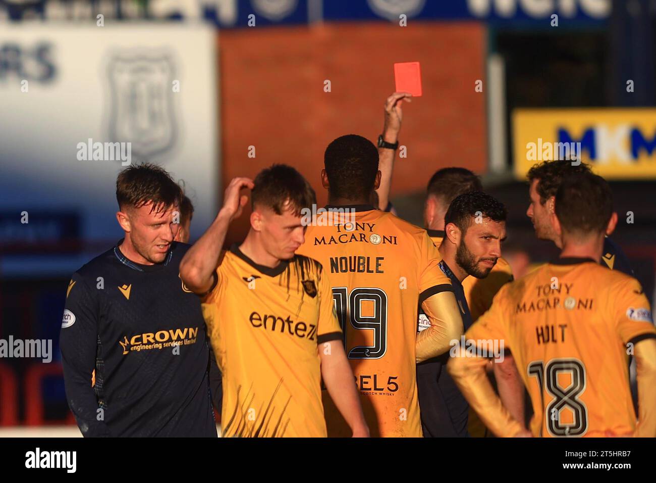 Dens Park, Dundee, UK. 5th Nov, 2023. Scottish Premiership Football ...
