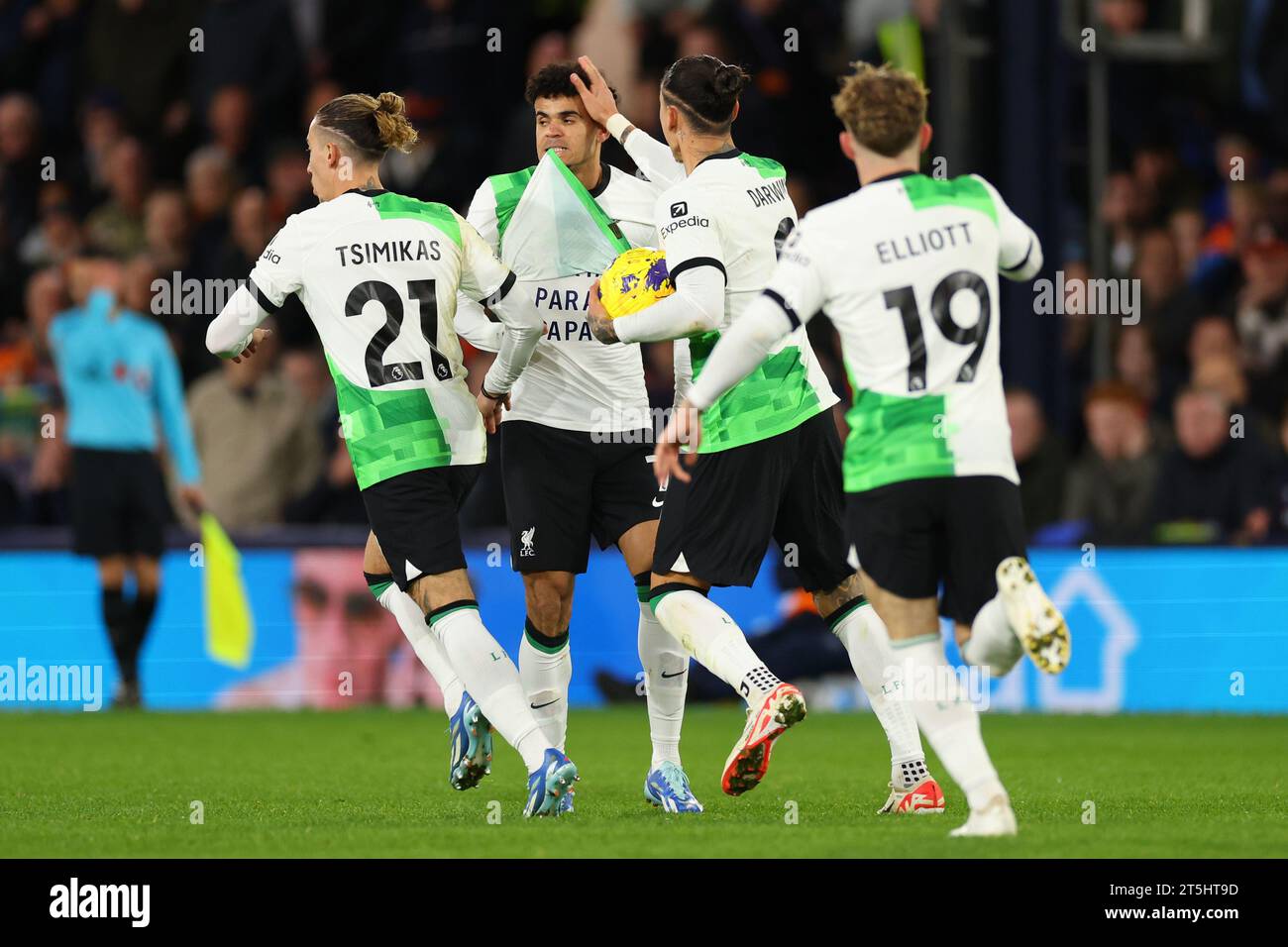 Kenilworth Road, Luton, Bedfordshire, UK. 5th Nov, 2023. Premier League ...