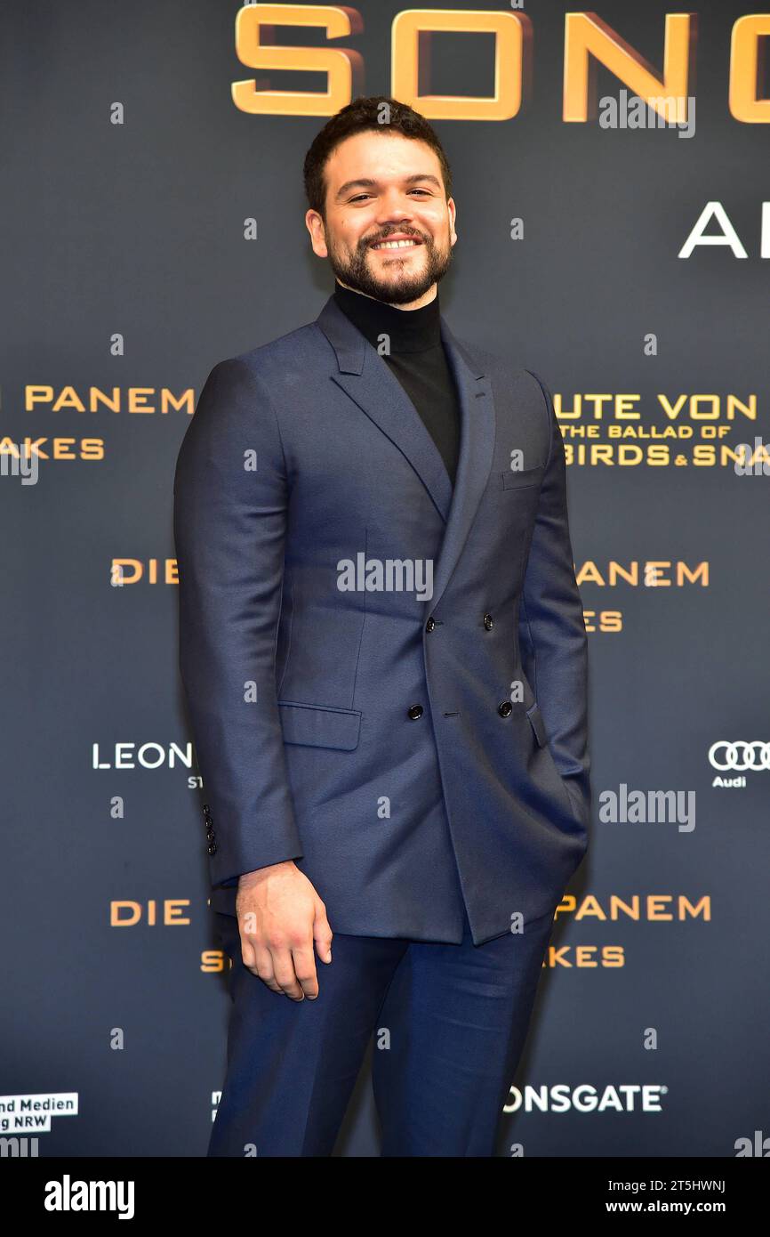 Europapramiere Tributer von Panem Josh Andres Rivera, Ankunft zur ...