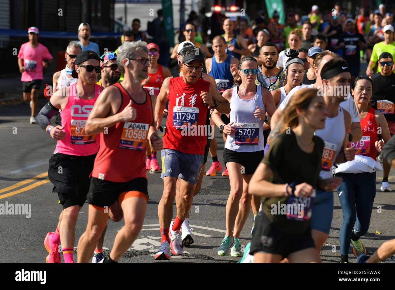 Photo by: NDZ/STAR MAX/IPx 2023 11/5/23 Runners participate in the 2023 ...