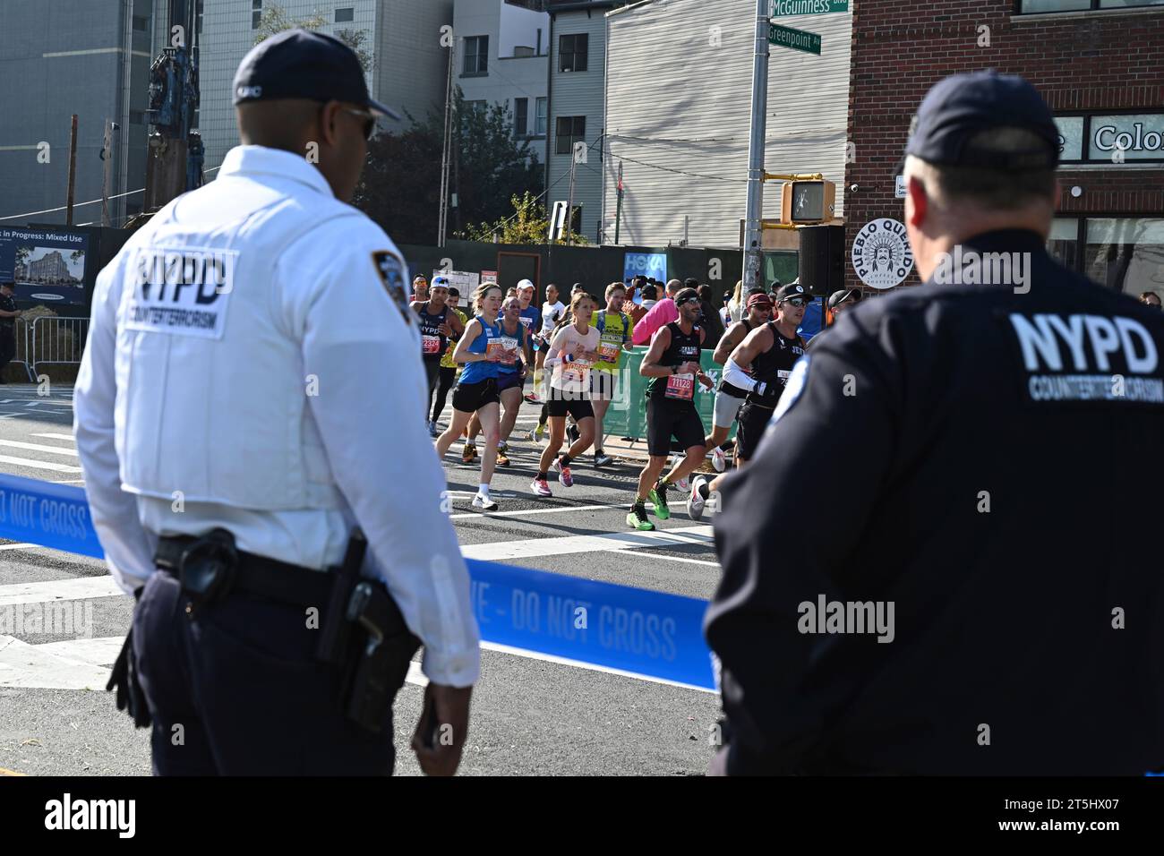 Photo by: NDZ/STAR MAX/IPx 2023 11/5/23 NYPD Police officers patrol on ...