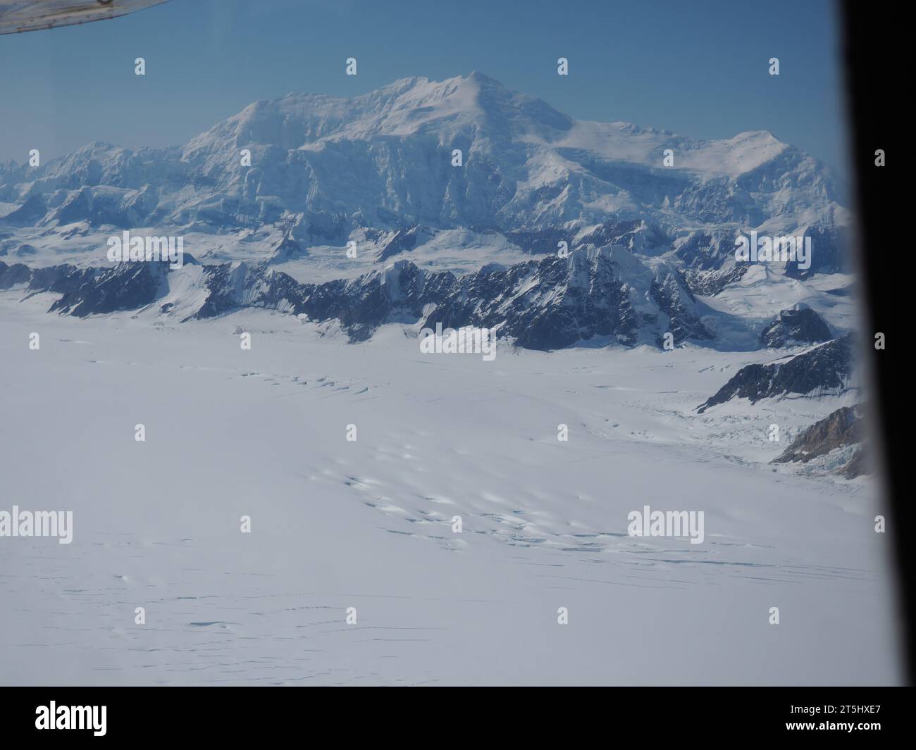 Mount logan canada hi-res stock photography and images - Alamy