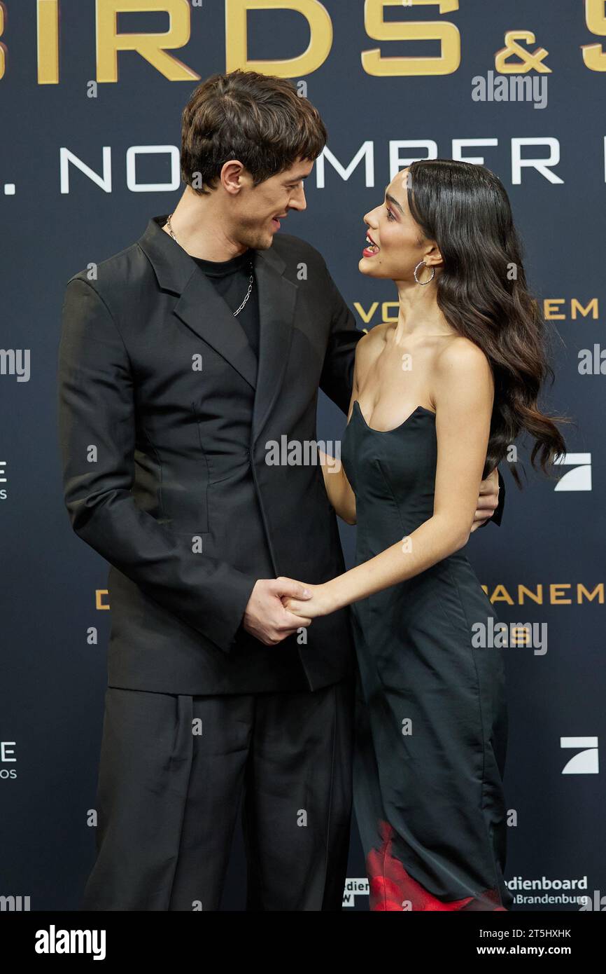 Berlin, Germany. 05th Nov, 2023. Actors Tom Blyth (l) and Rachel Zegler ...