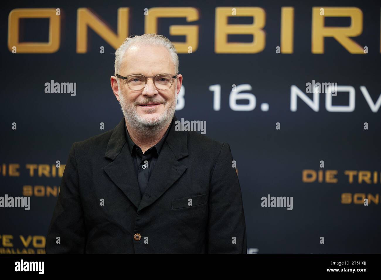 Berlin, Germany. 05th Nov, 2023. Francis Lawrence, director, comes to ...