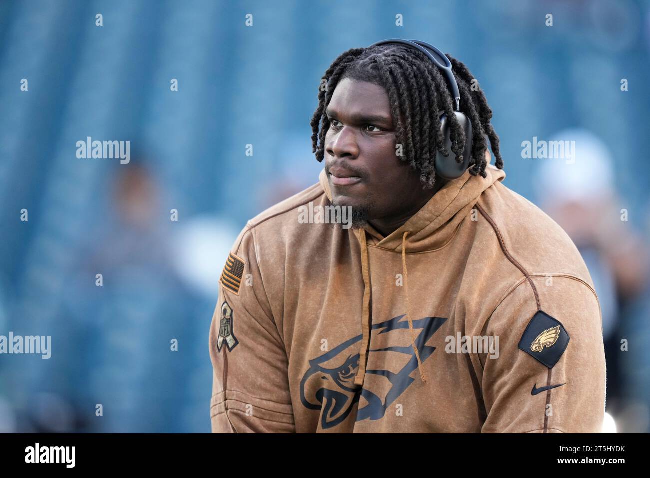 Philadelphia Eagles defensive tackle Jordan Davis (90) warms up before ...
