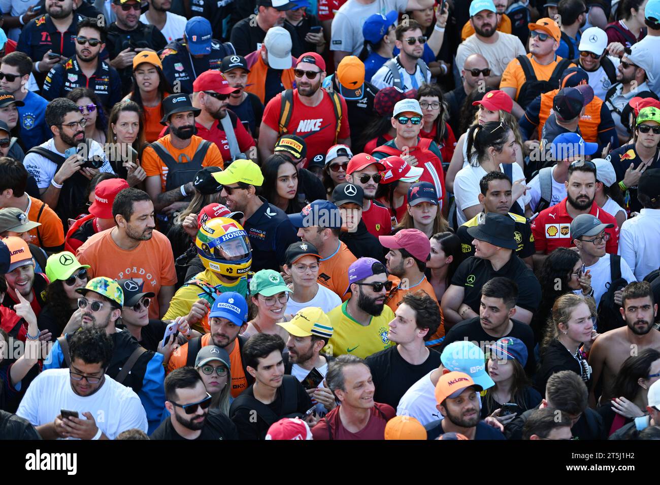 Sao Paulo, Brazil. 05th Nov, 2023. Circuit atmosphere - fans at the ...
