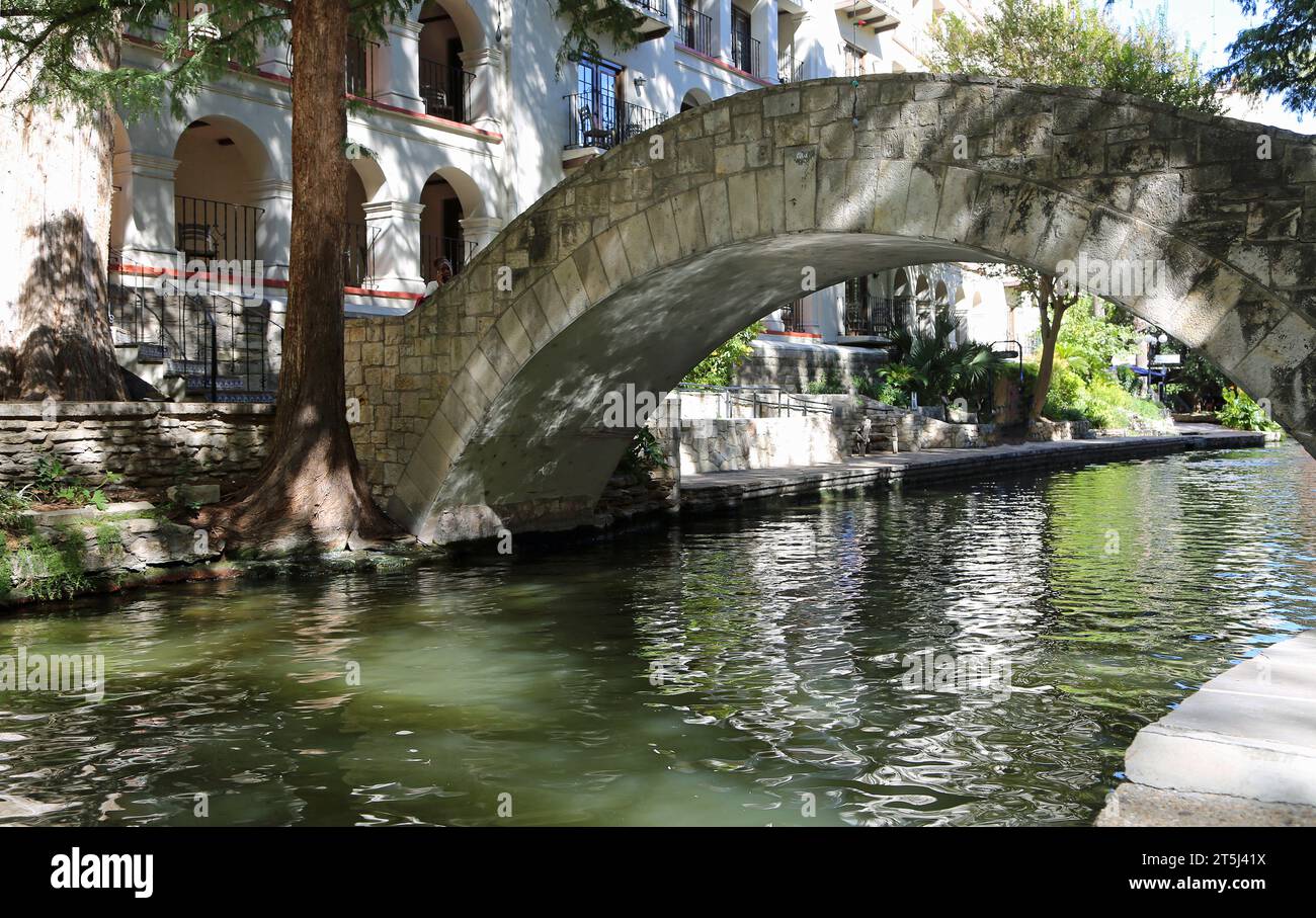 Jones Bridge, San Antonio, Texas Stock Photo - Alamy